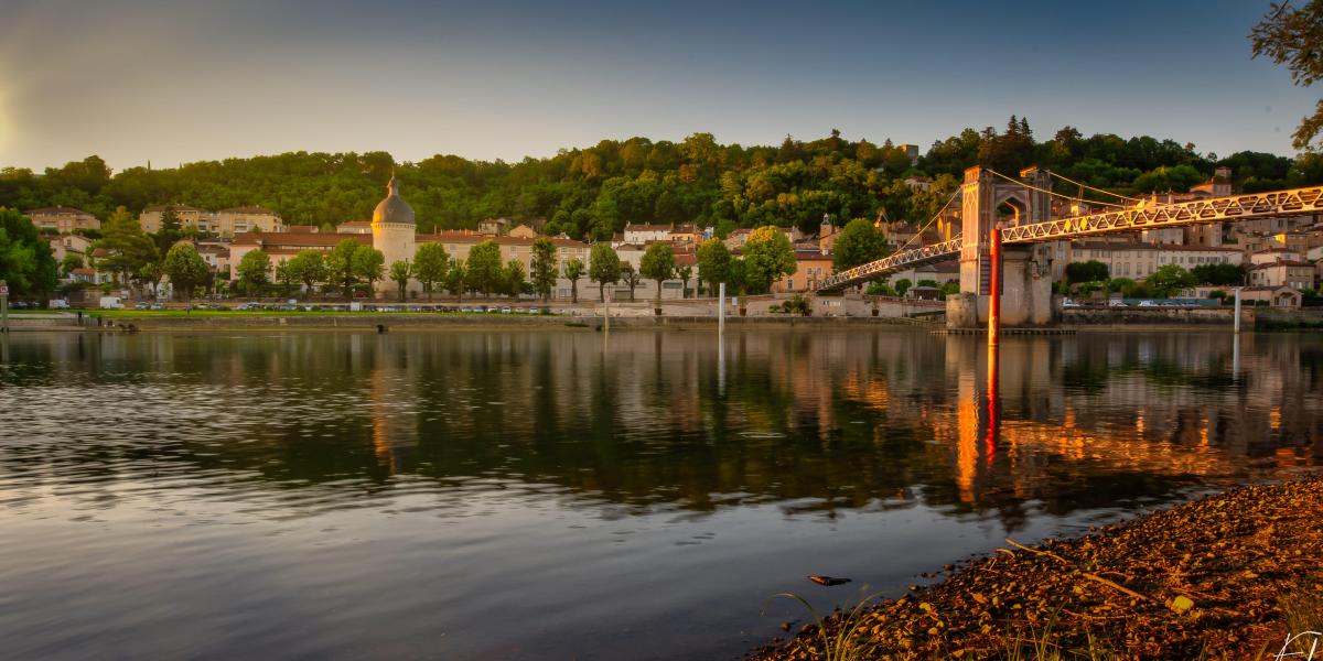 La cité médiévale de Trévoux | Office de Tourisme Ars Trévoux ...