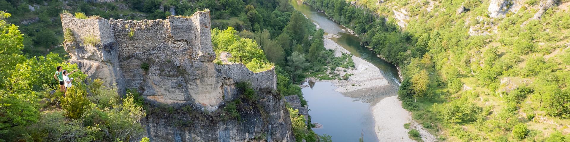 Castelbouc | De l'Aubrac aux Gorges du Tarn