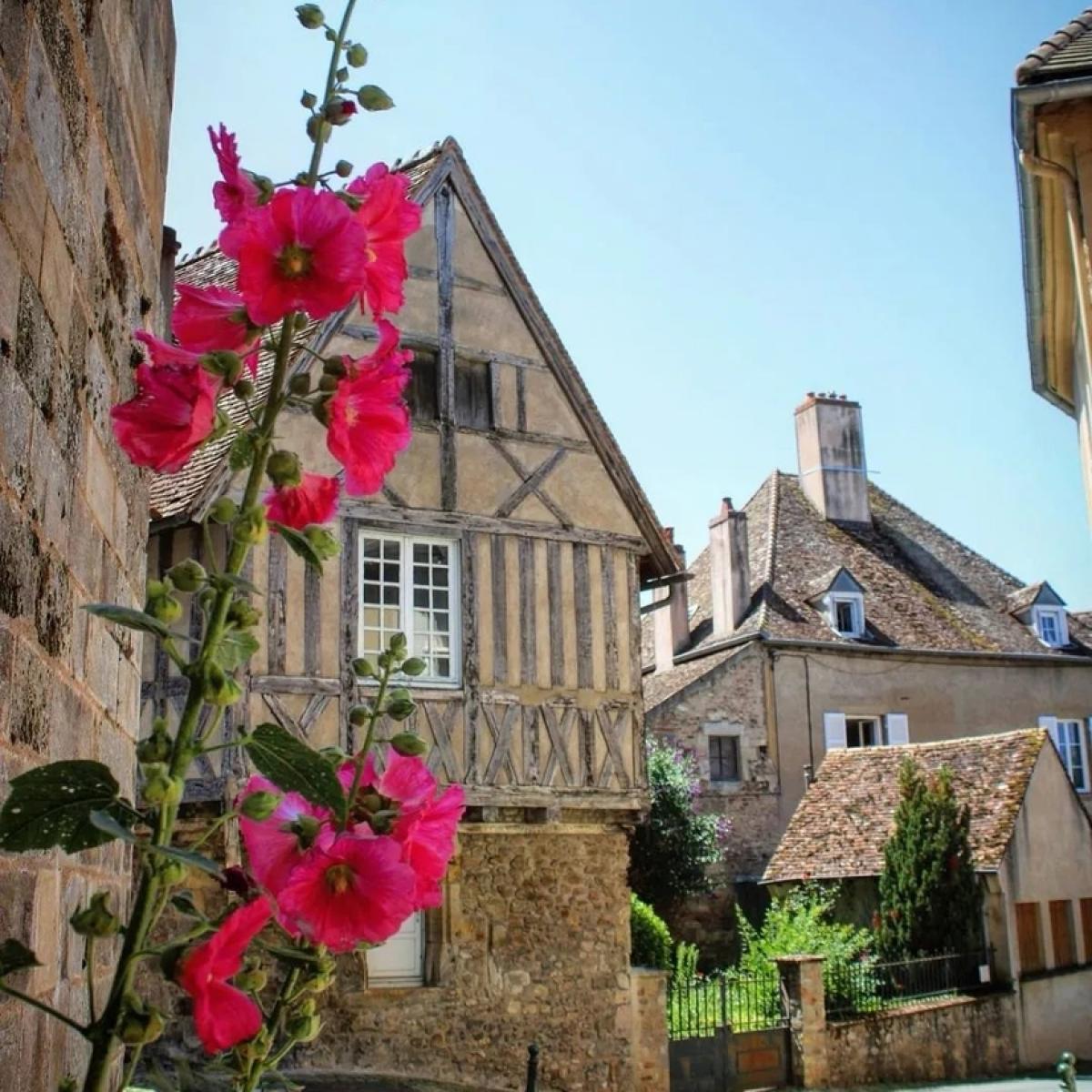 Horaires/Brochures | Office de tourisme d'Autun et du Grand Autunois Morvan