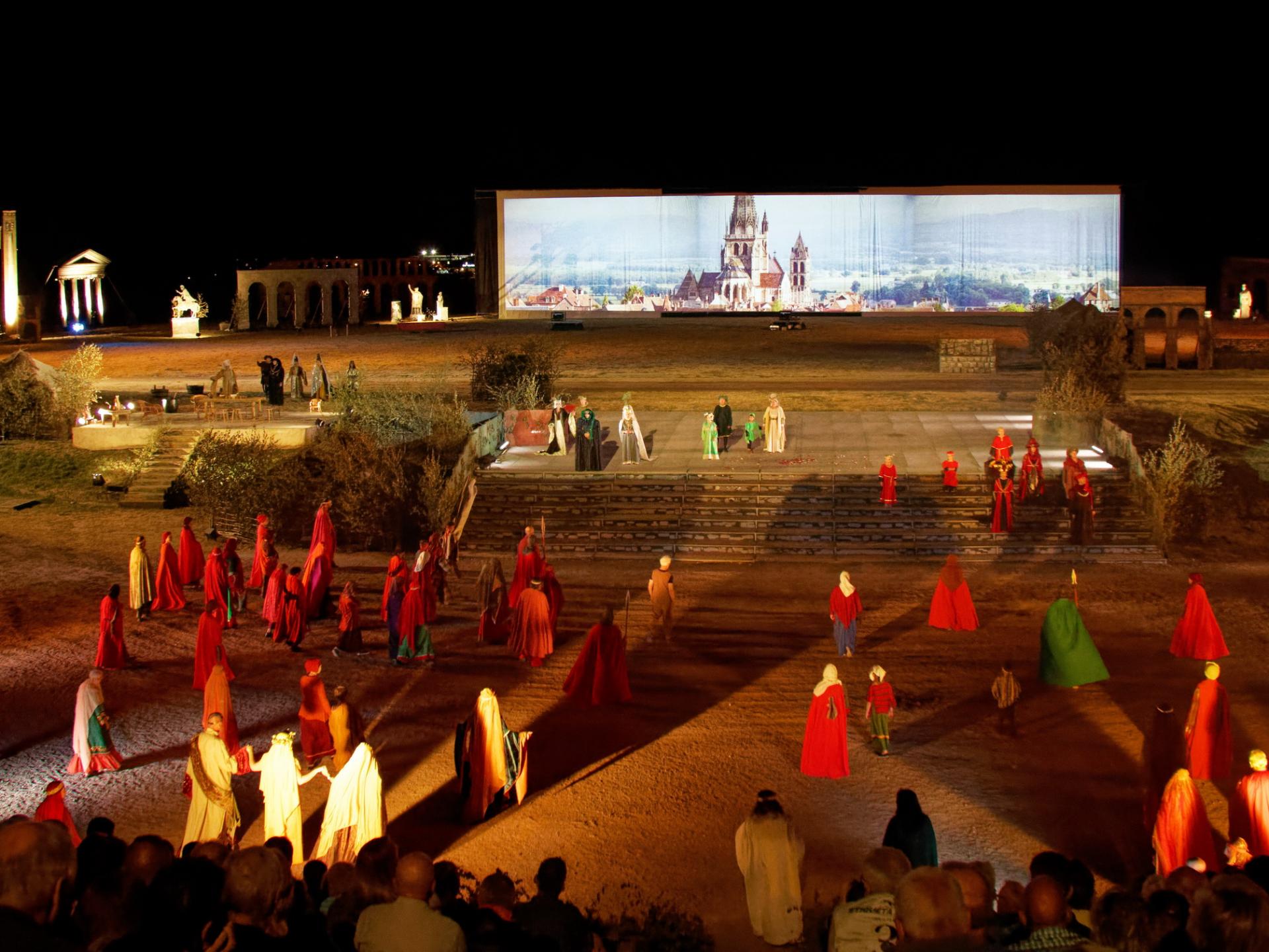 AUGUSTODUNUM, le spectacle historique d’Autun 2024 | Office de tourisme ...