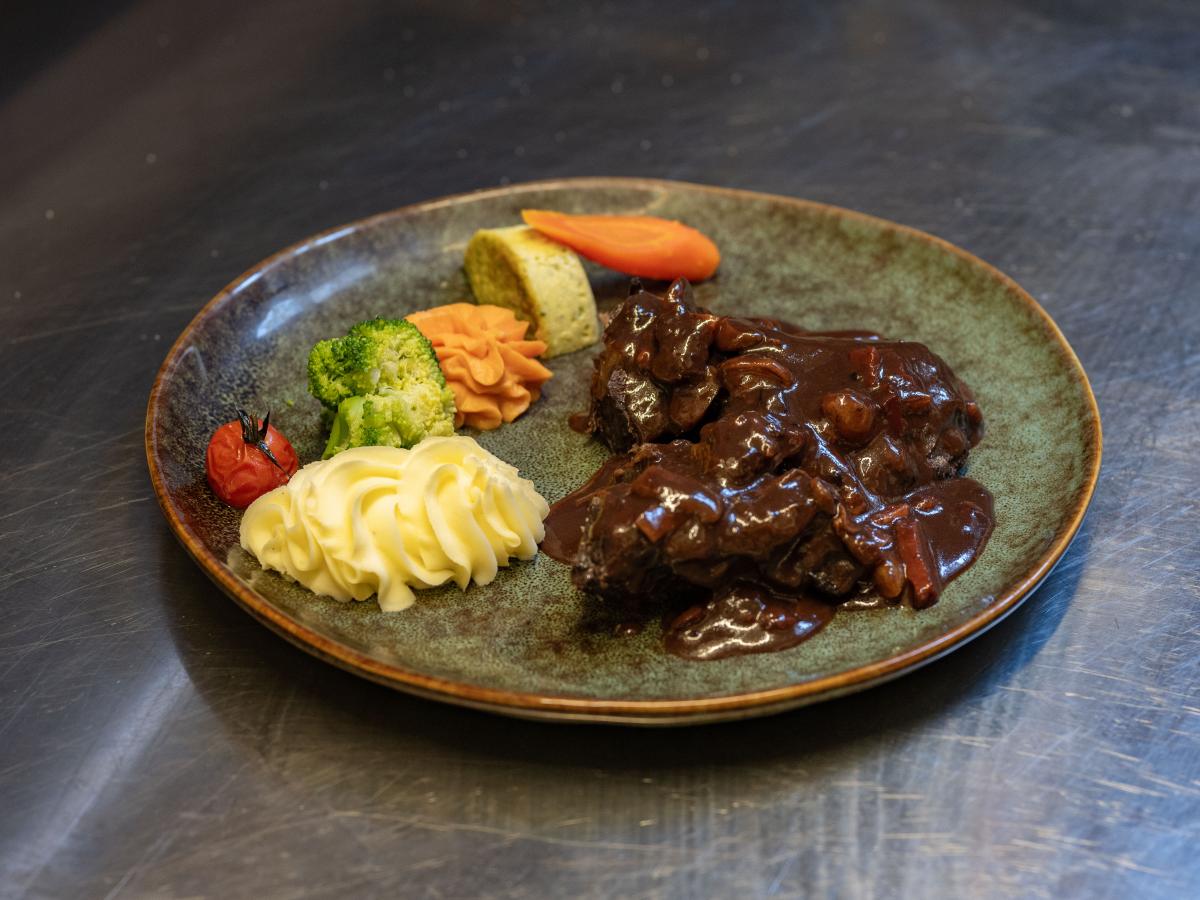 Beef Bourguignon recipe | Office de tourisme d'Autun et du Grand ...