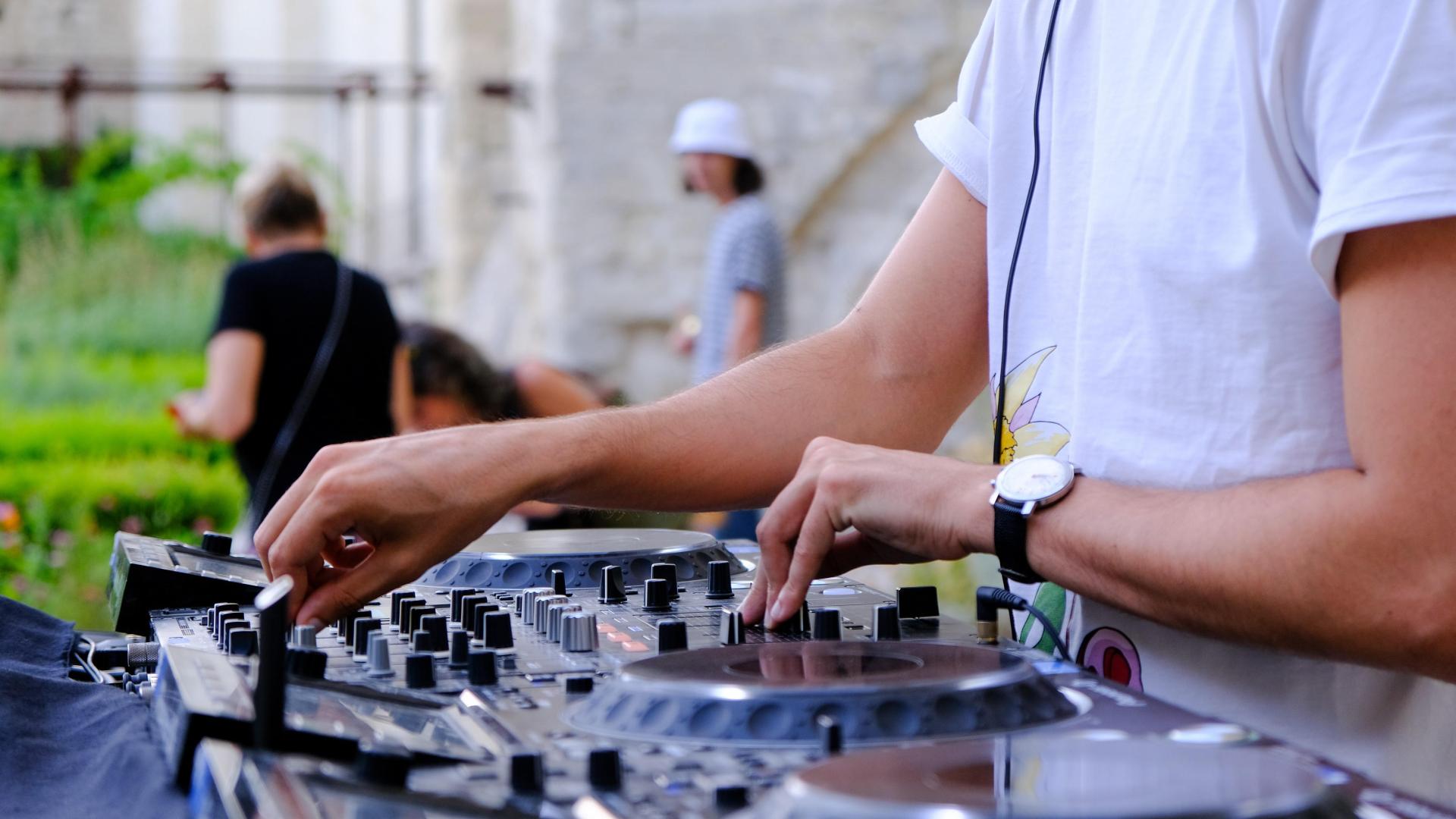 Dimanche aux jardins : observatoire des oiseaux des jardins de la ...