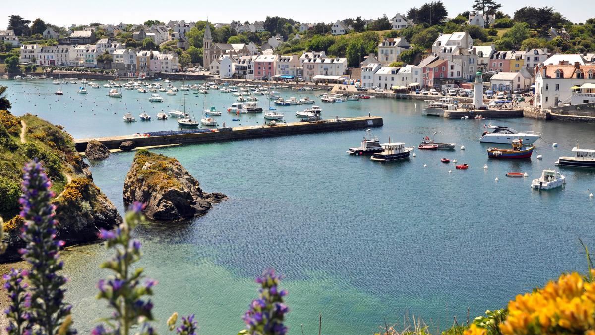 Sauzon et son port pittoresque | Office de Tourisme de Belle-Ile-en-Mer ...