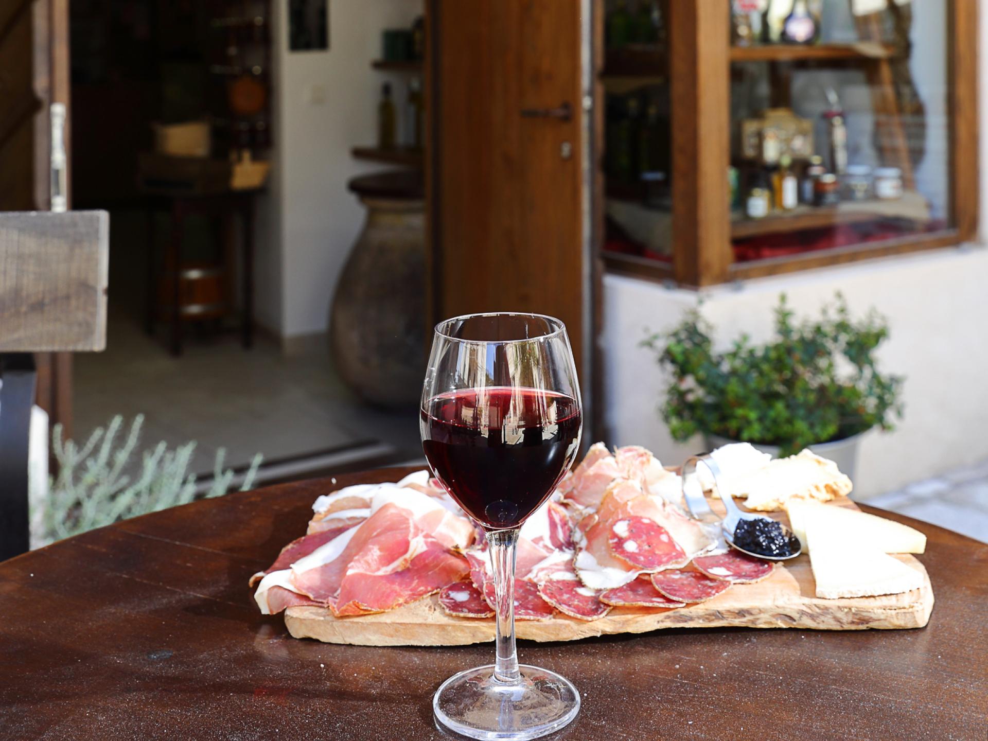 Grocery and food stores | Tourist Office of Bonifacio, South Corsica ...
