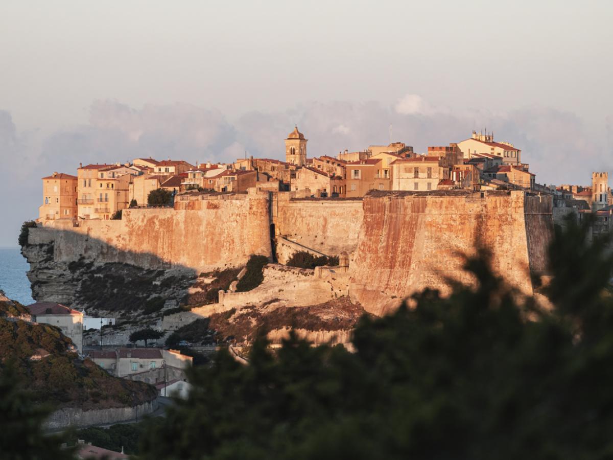 En automne, découvrez Bonifacio en toute intimité | Office de Tourisme ...