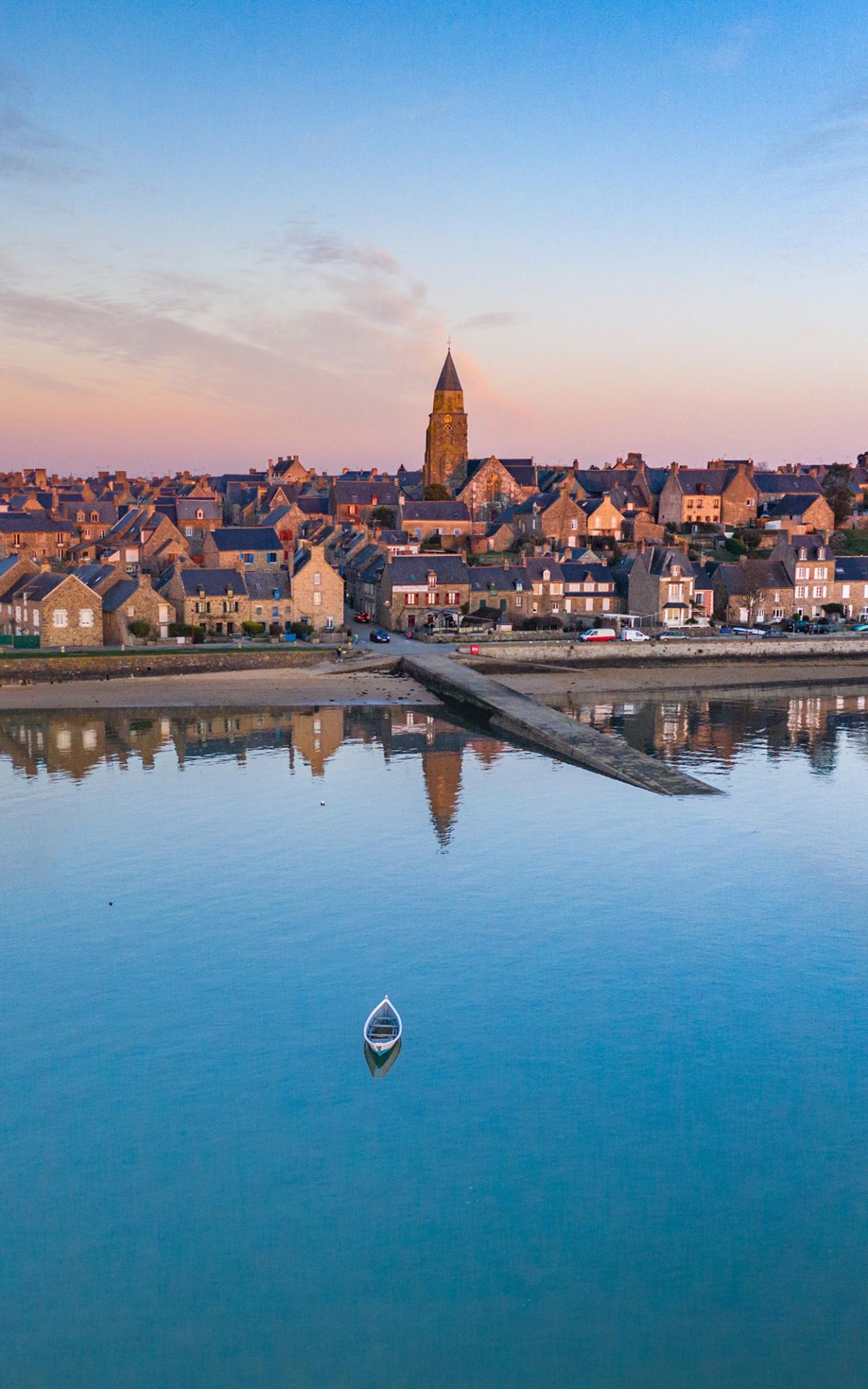 Saint-Suliac, village sur l’estuaire de la Rance en Bretagne