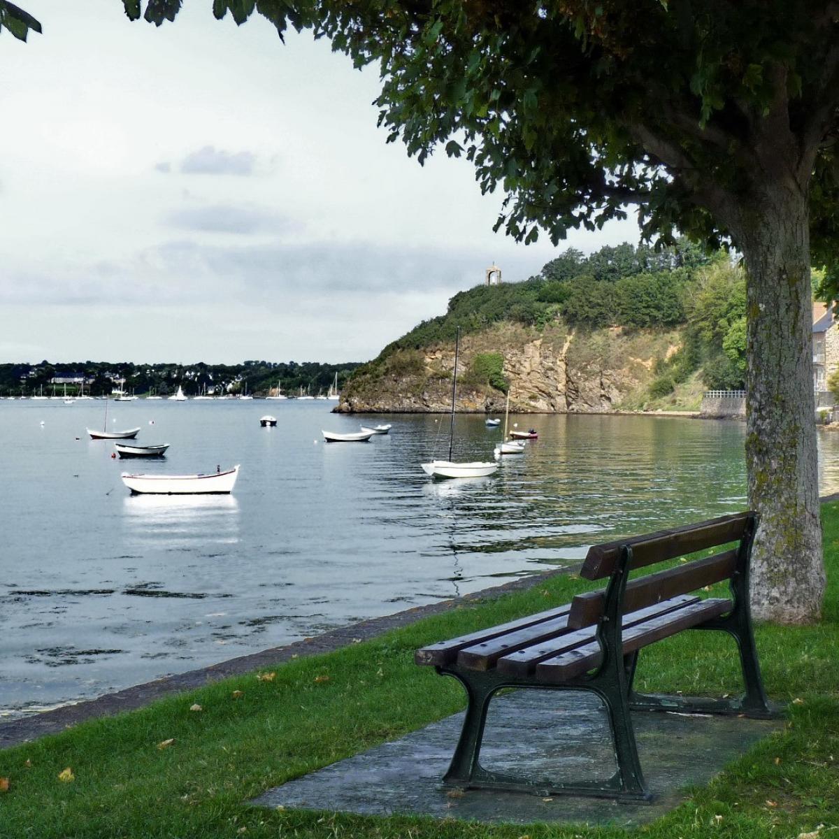 Saint-Suliac, village sur l’estuaire de la Rance en Bretagne