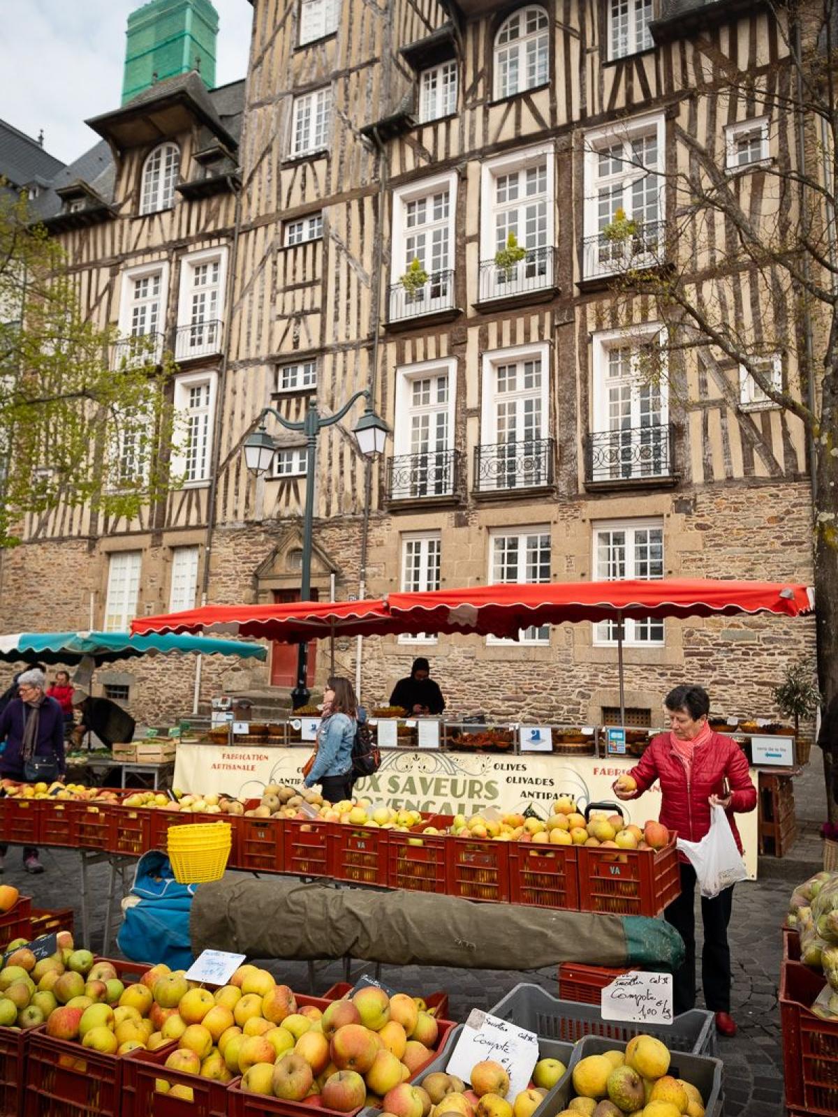 Markets in Ille-et-Vilaine: Rennes market, Dinard market