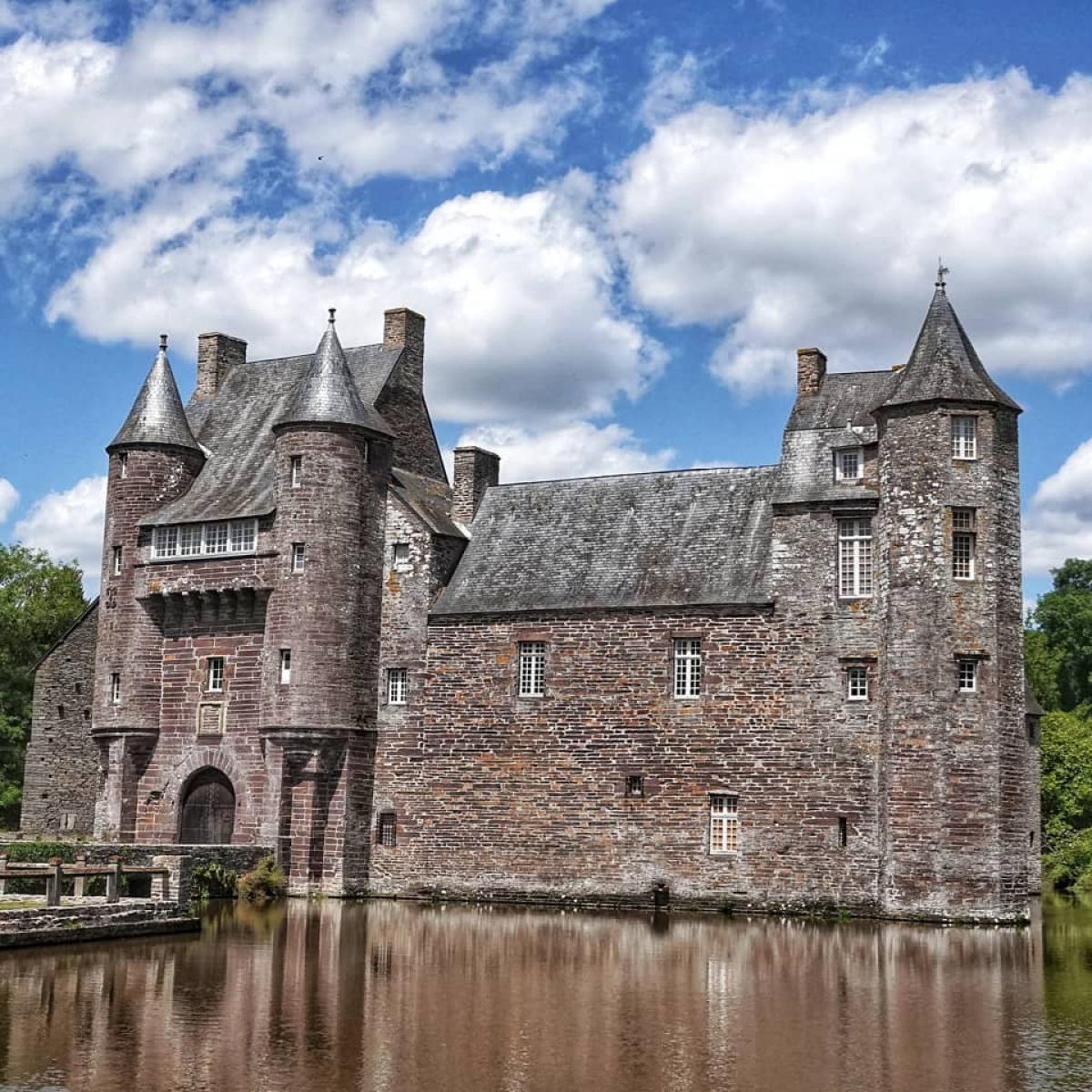 Château de Fougères, la plus grande forteresse d’Europe