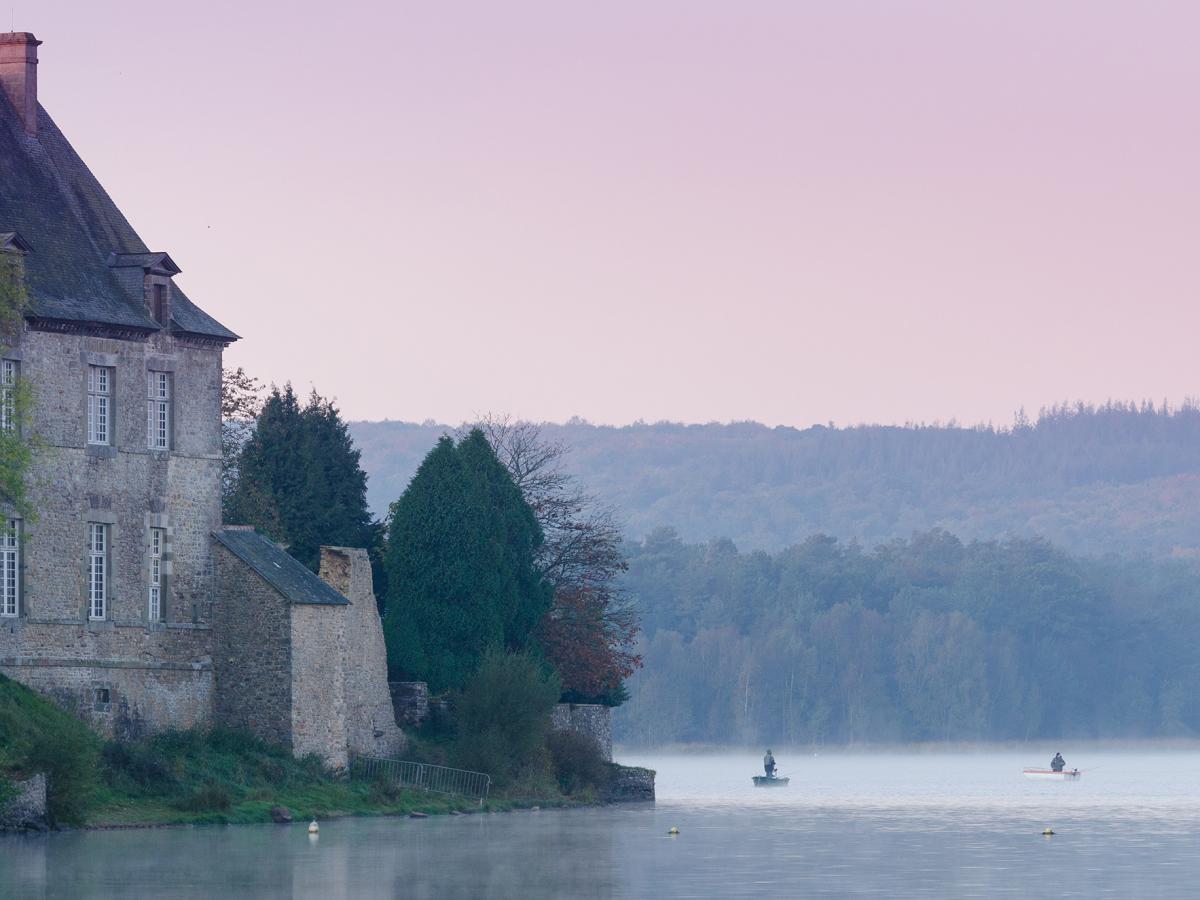 L’étang de Paimpont, un espace naturel de loisirs