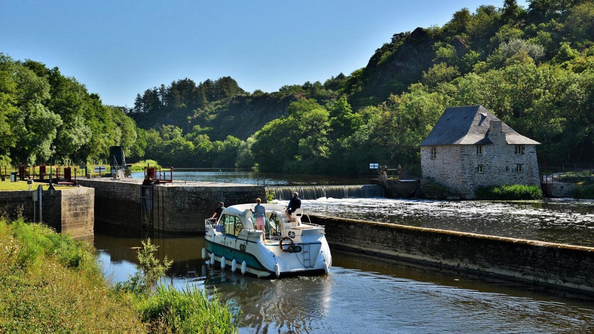 A vélo sur les bords de la Vilaine | Ille-et-Vilaine Tourisme (35) en ...