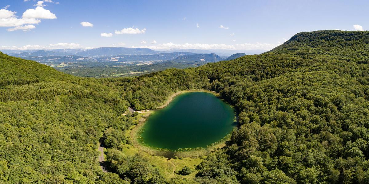 Lac d’Ambléon | Office de Tourisme Bugey Sud Grand Colombier