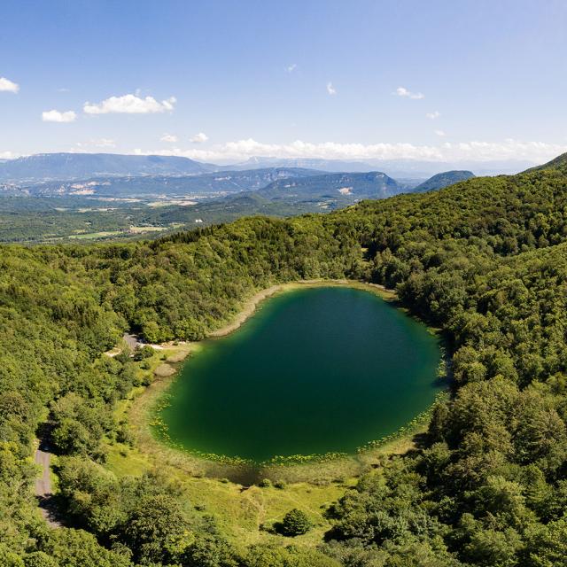 Lac d’Ambléon | Office de Tourisme Bugey Sud Grand Colombier