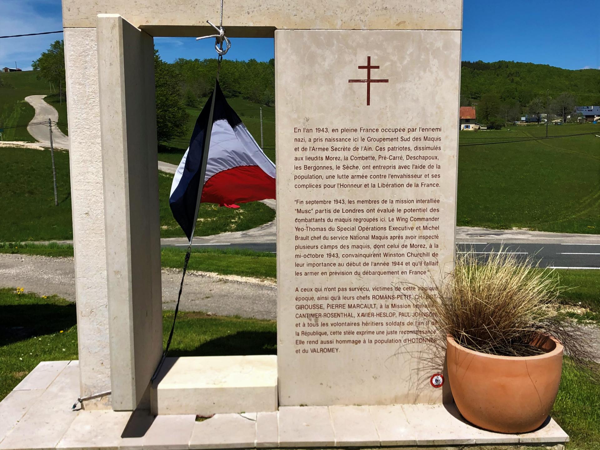 Randonnées sur le Plateau de Retord | Office de Tourisme Bugey Sud ...