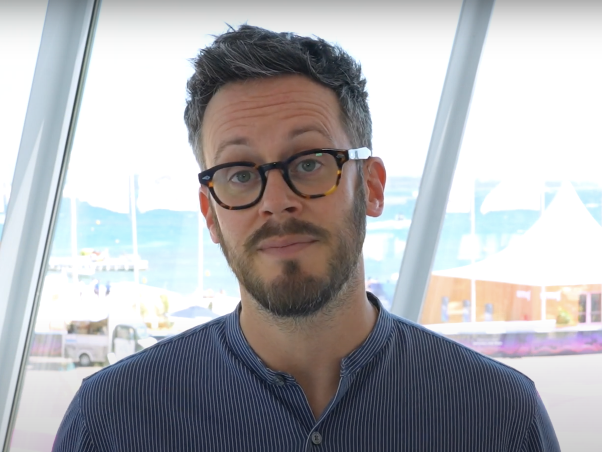 Témoignage de Simon Cook : L’excellence, notre but commun avec le ...