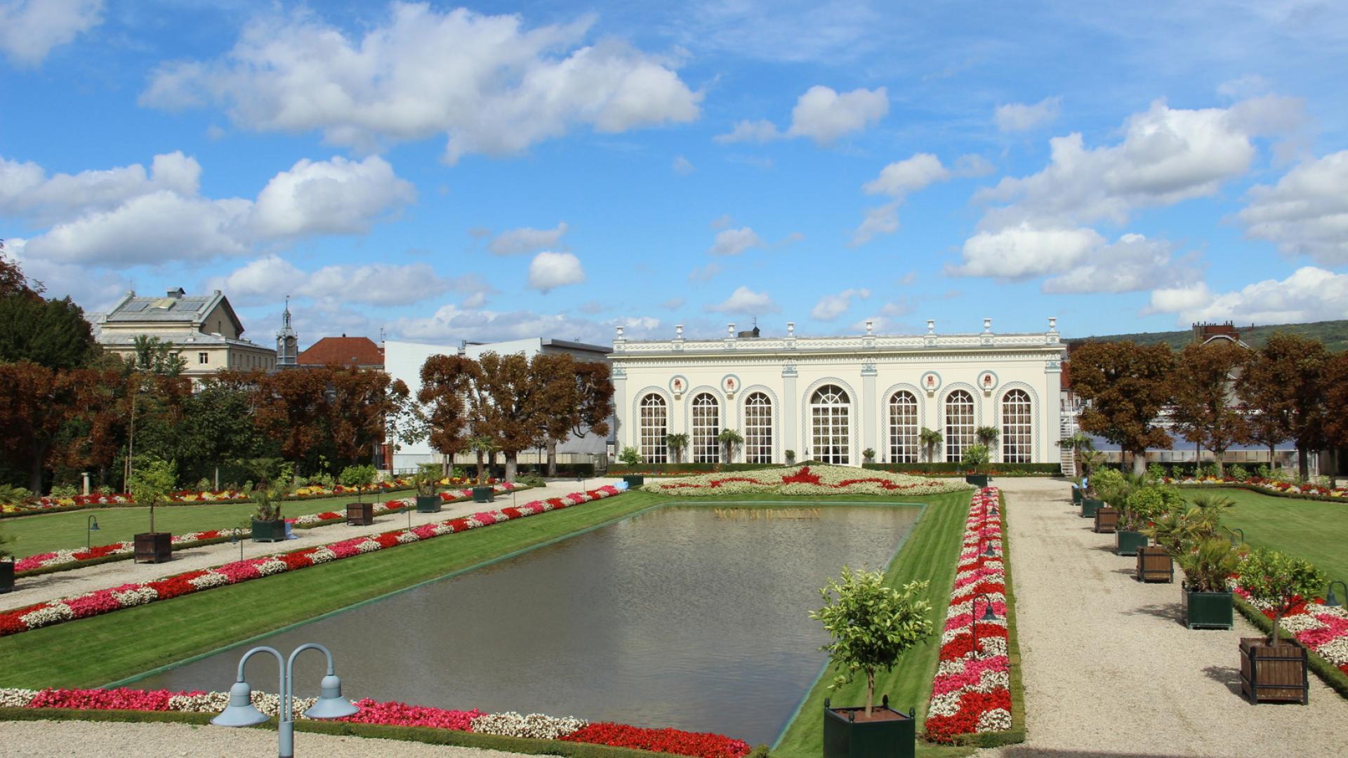 Champagne hillsides, estates and cellars | Châlons-en-Champagne – The ...