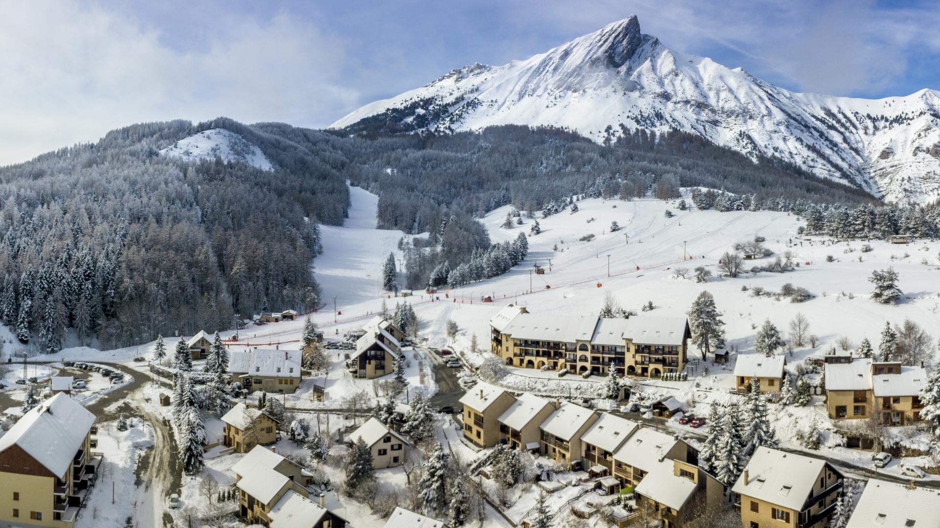 Station de Laye | Un front de neige ludique, une vue d’exception