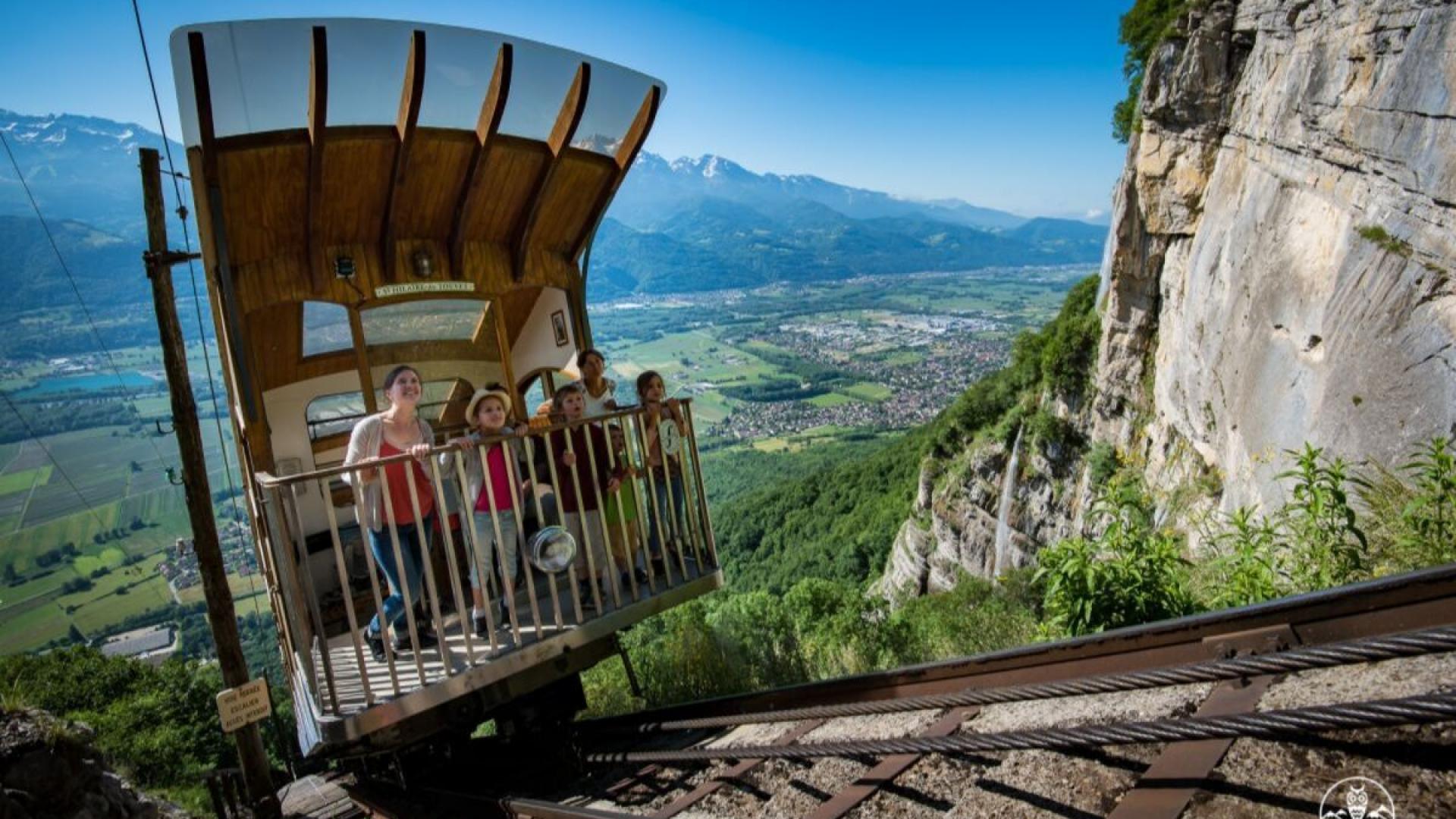 Le Funiculaire de St-Hilaire du Touvet pour petits et grands | Site ...