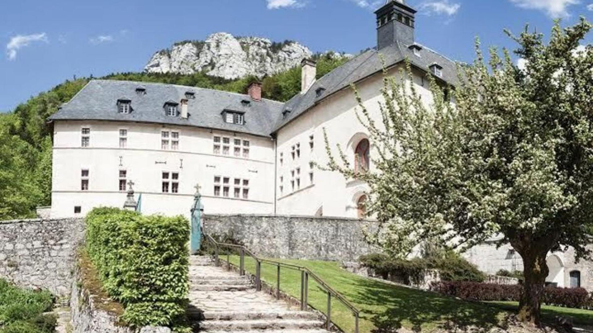 Nos meilleures adresses où trouver de la liqueur de Chartreuse ! | Site ...