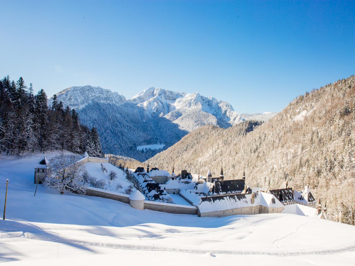 Les lacs en Chartreuse, hébergement et sejour ski, randonnée – Site ...