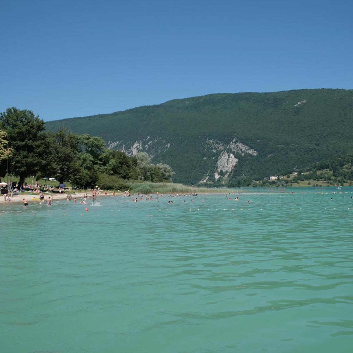 Les plages du Lac d’Aiguebelette | Site Officiel de la Chartreuse en ...
