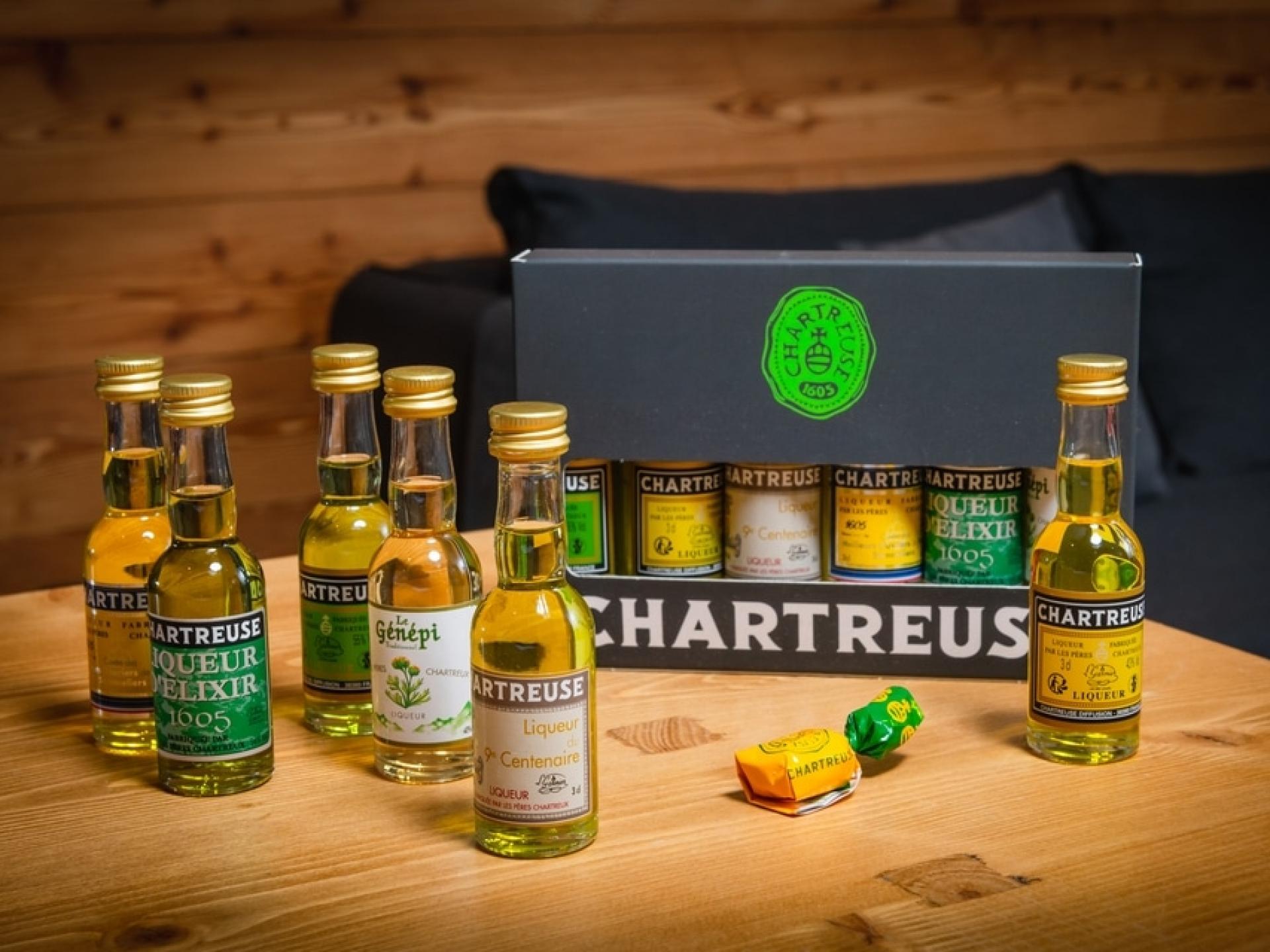 Liqueur de Chartreuse Verte : coffrets et produits dérivés | Site ...