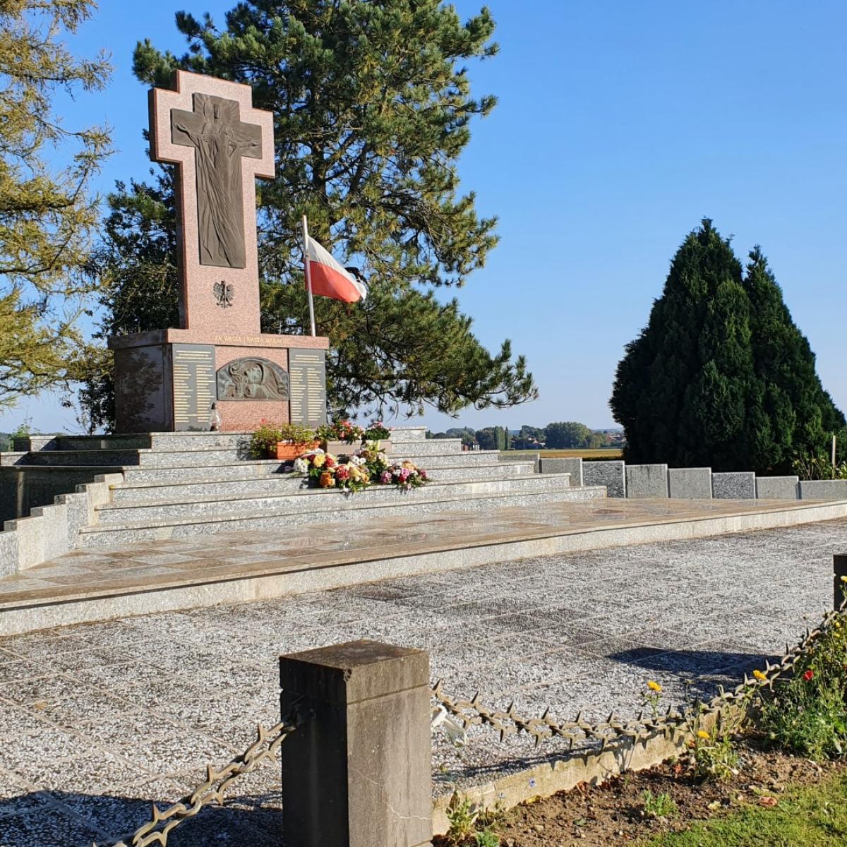 Nazdar Company Memorial, Czechoslovak Cemetery and Polish Volunteer ...