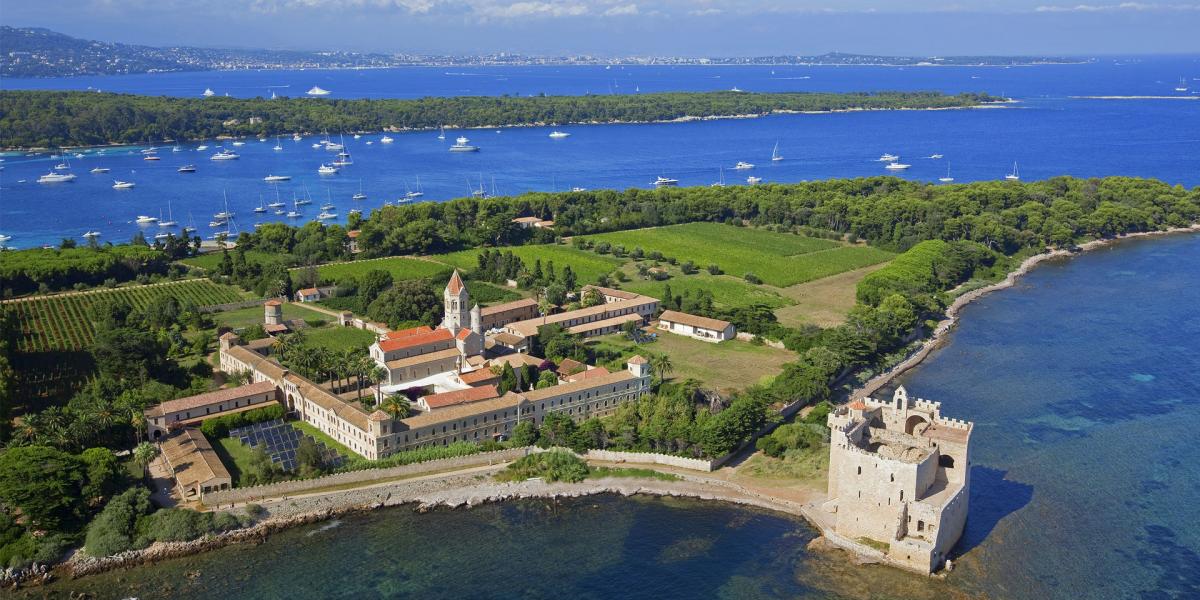 Discover the island of Saint-Honorat in Cannes