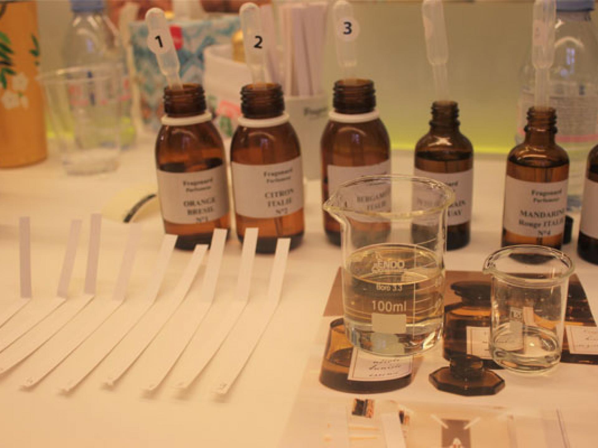 Fabriquer son propre parfum à l’atelier olfactif des parfumeries Fragonard