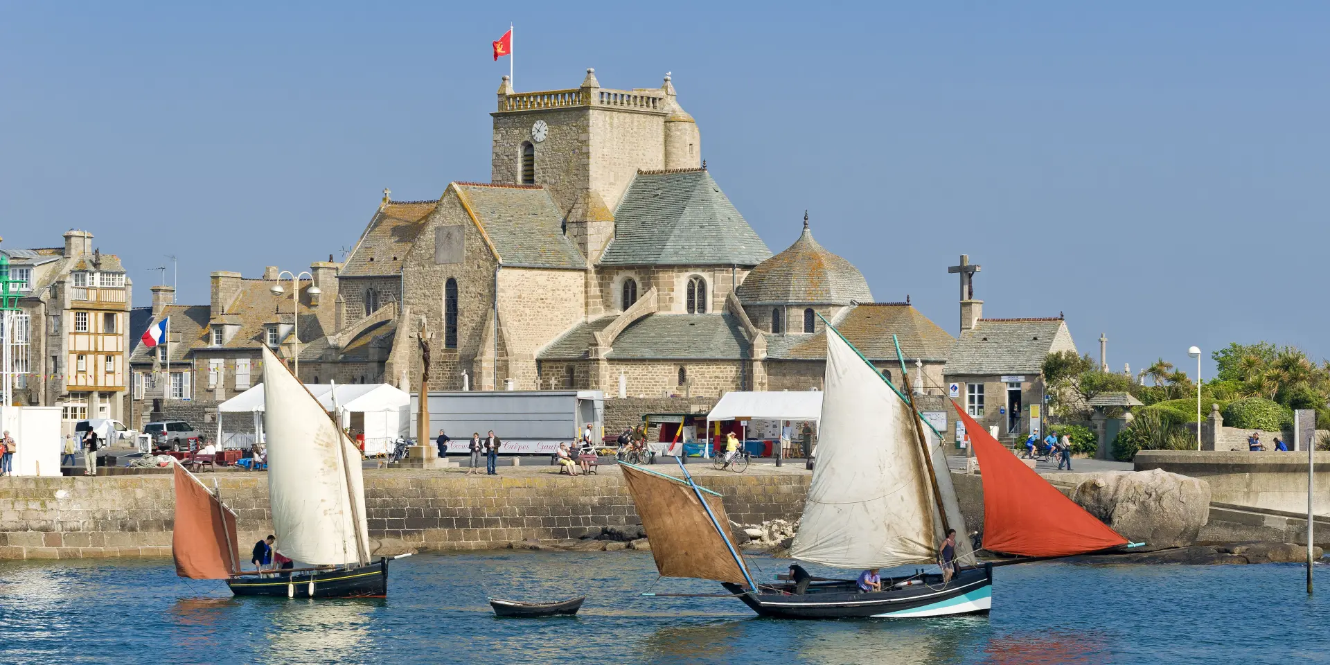 Barfleur : the pearl of the Val de Saire | Coutances Tourisme ...