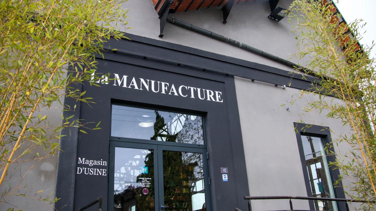 Manufacture Perrin, temple de la chaussette Made in France | Office de ...