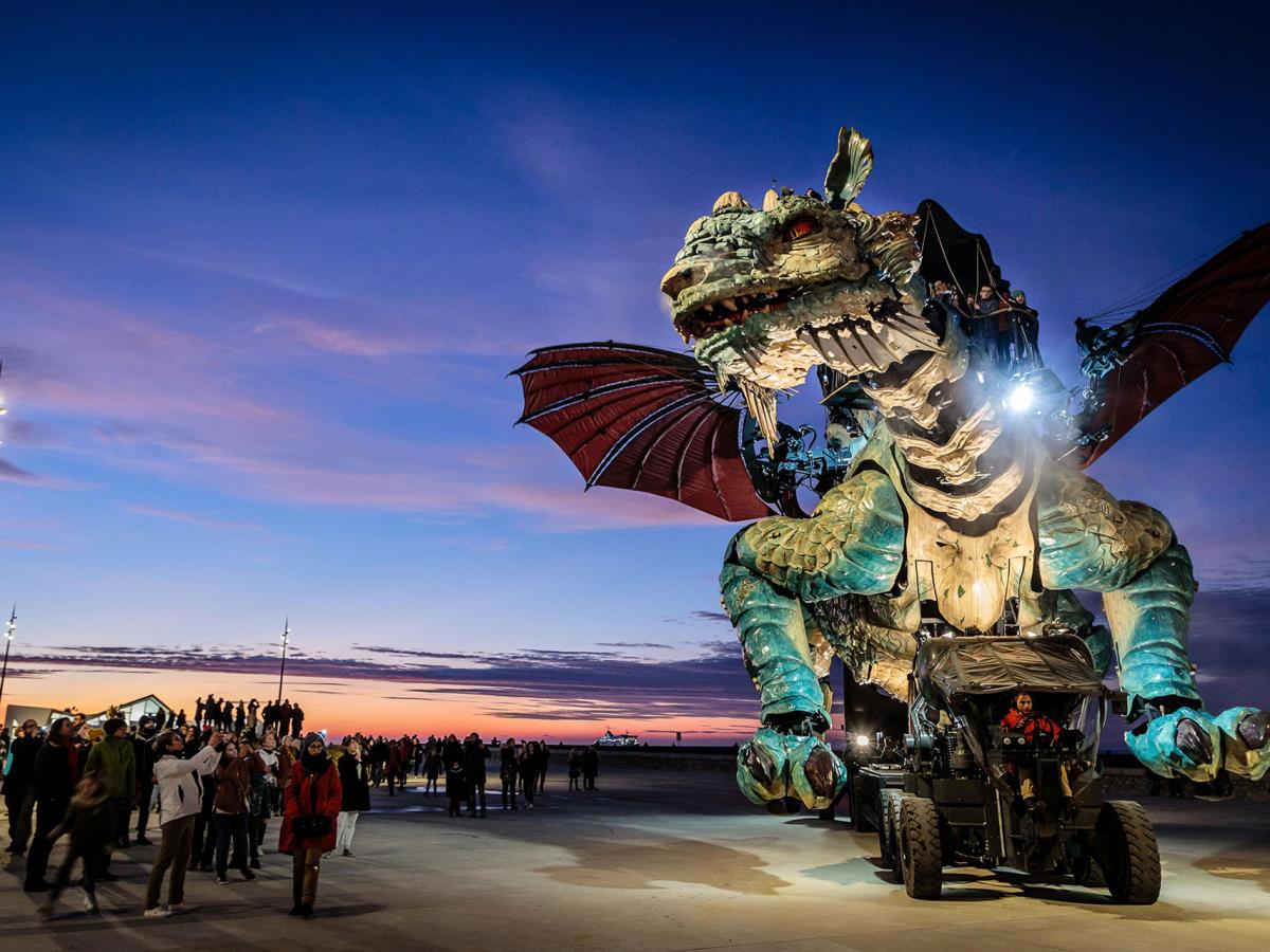Calais: a spine-tingling dragon ride | Hauts-de-France Tourism ...