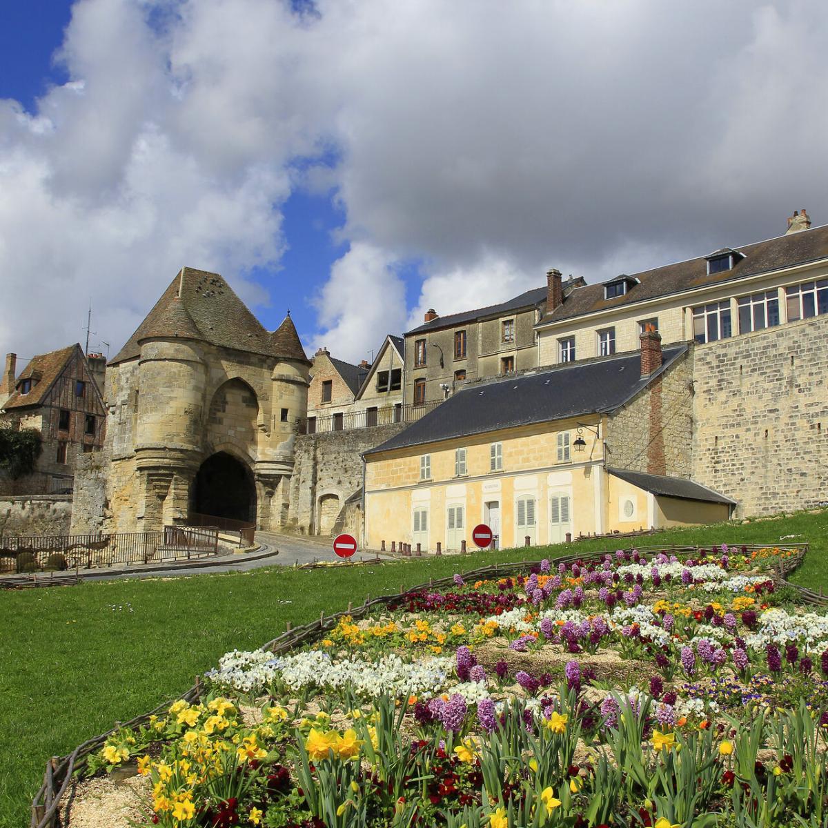 Site officiel Hauts-de-France Tourisme Laon, la montagne couronnée ...