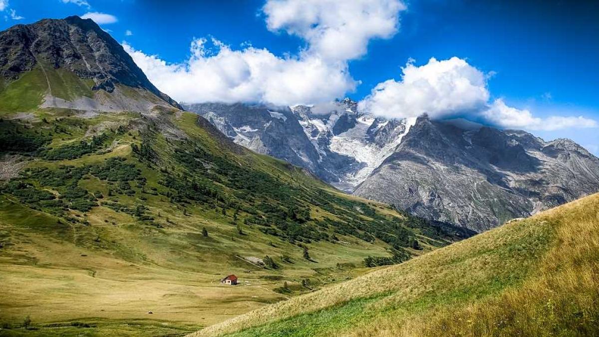 The Route des Grandes Alpes: First-Class Passes!