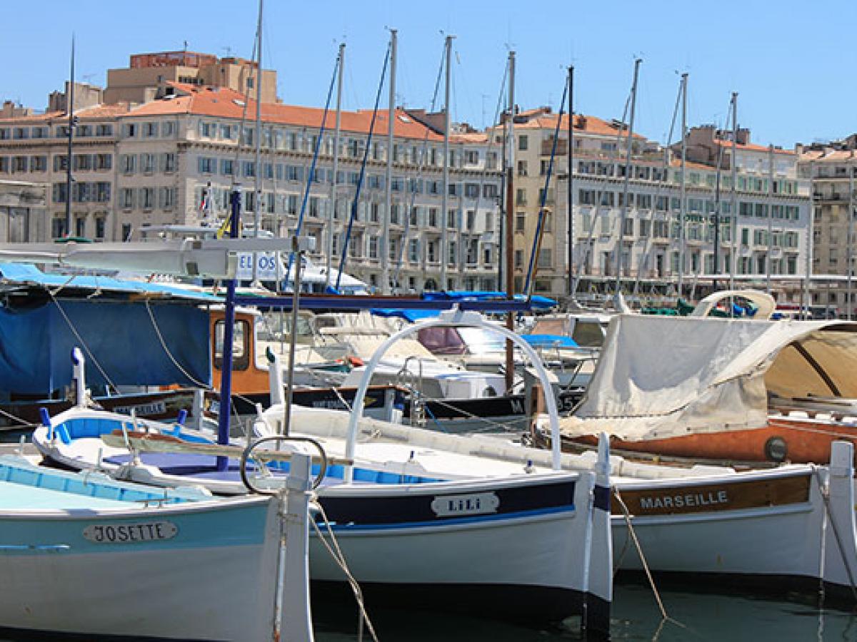 Discover pointus: the traditional fishing boats of Provence