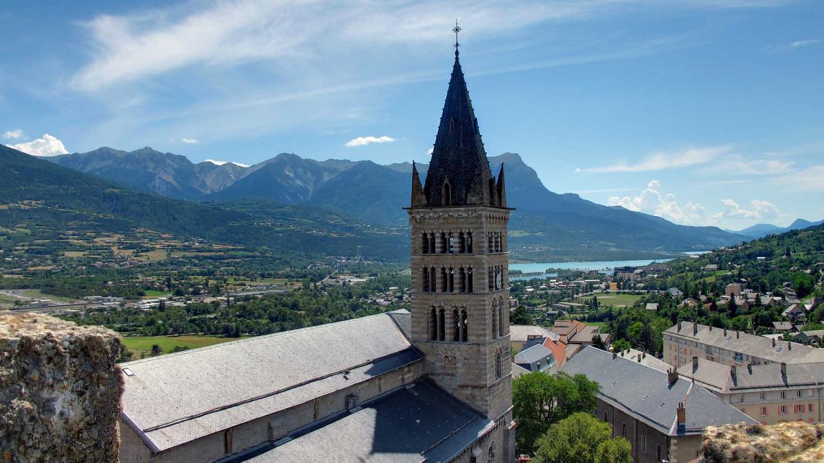Guillestre (05600) : tourisme dans les Hautes-Alpes | Provence-Alpes ...