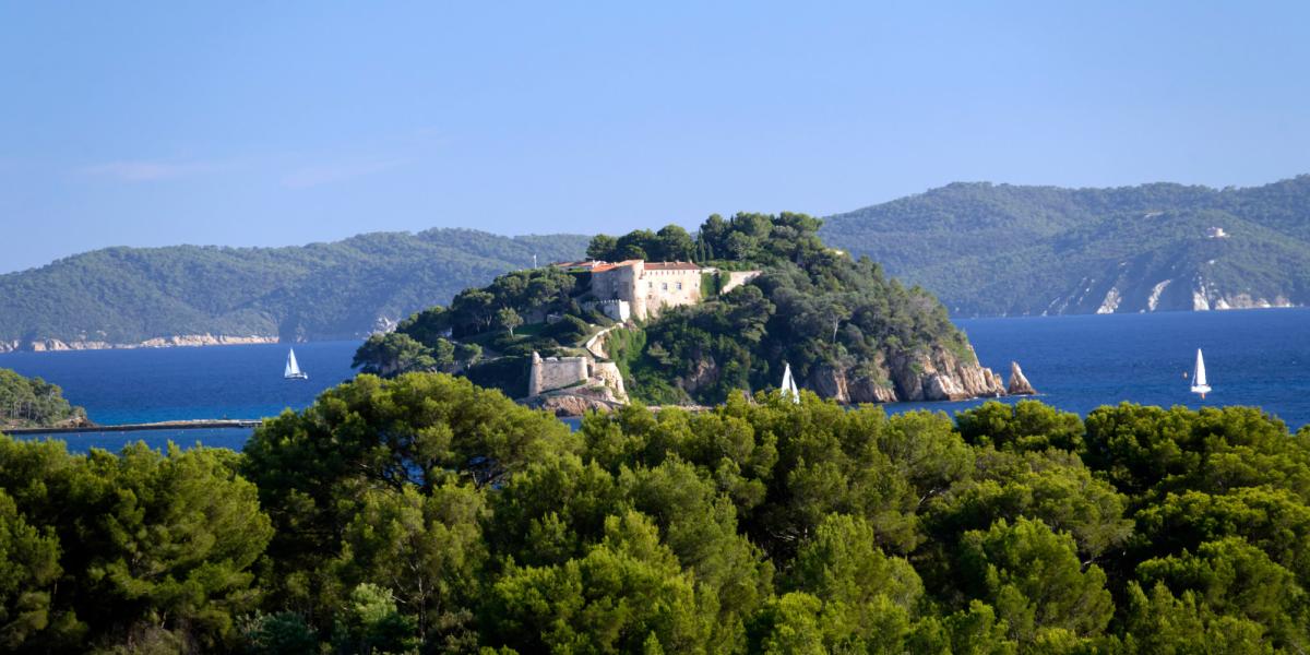 Le Fort de Brégançon, résidence d’État | Provence-Alpes-Côte d'Azur ...