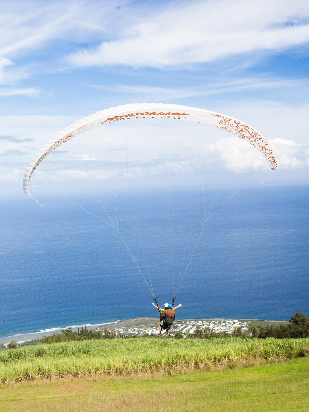 Paragliding: Reunion Island from the skies