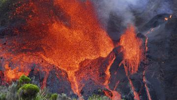 Volcanic eruptions: the ultimate show on Reunion Island