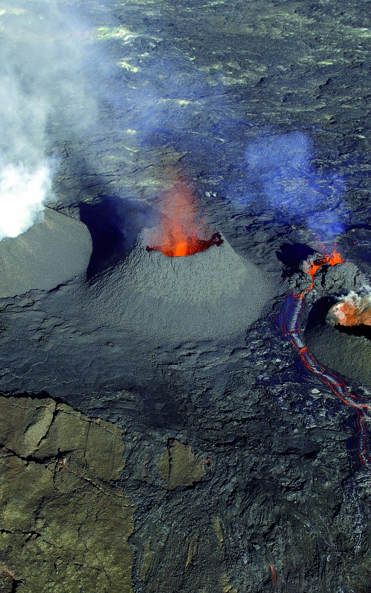 Volcans en éruptions : un spectacle intense à La Réunion