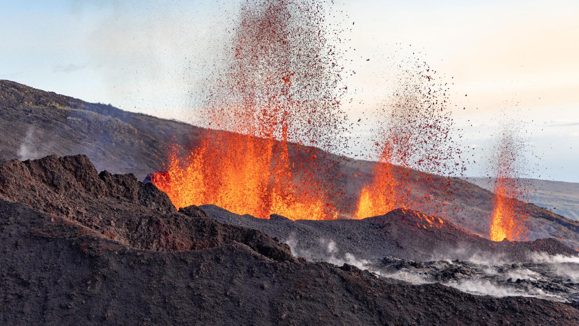 Volcans en éruptions : un spectacle intense à La Réunion