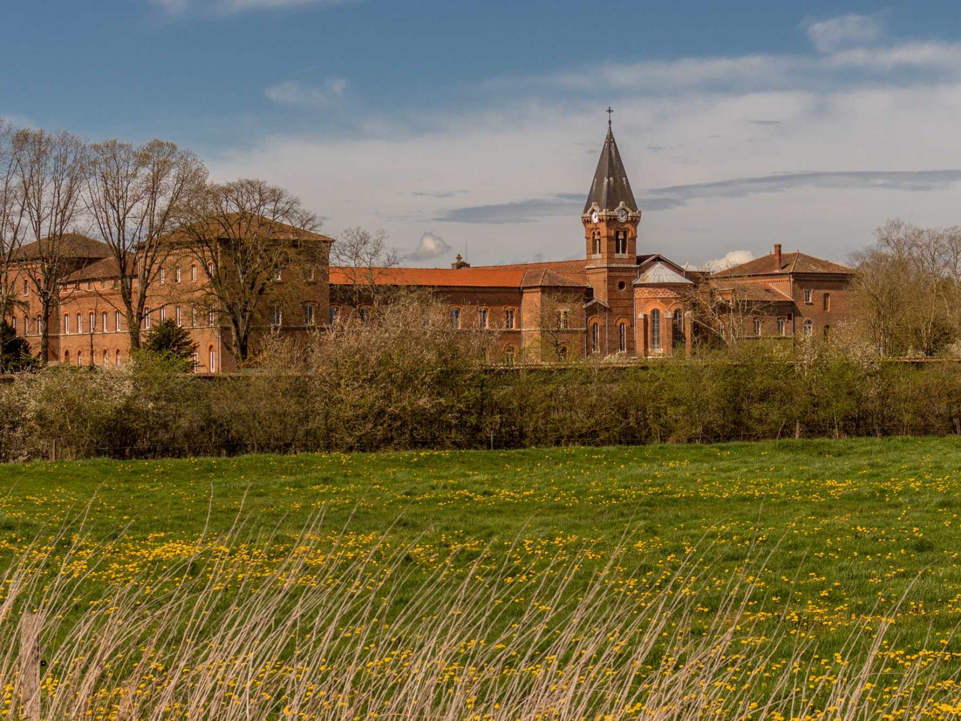 Une année à l’Abbaye Notre Dame des Dombes | Dombes Tourisme – Office ...