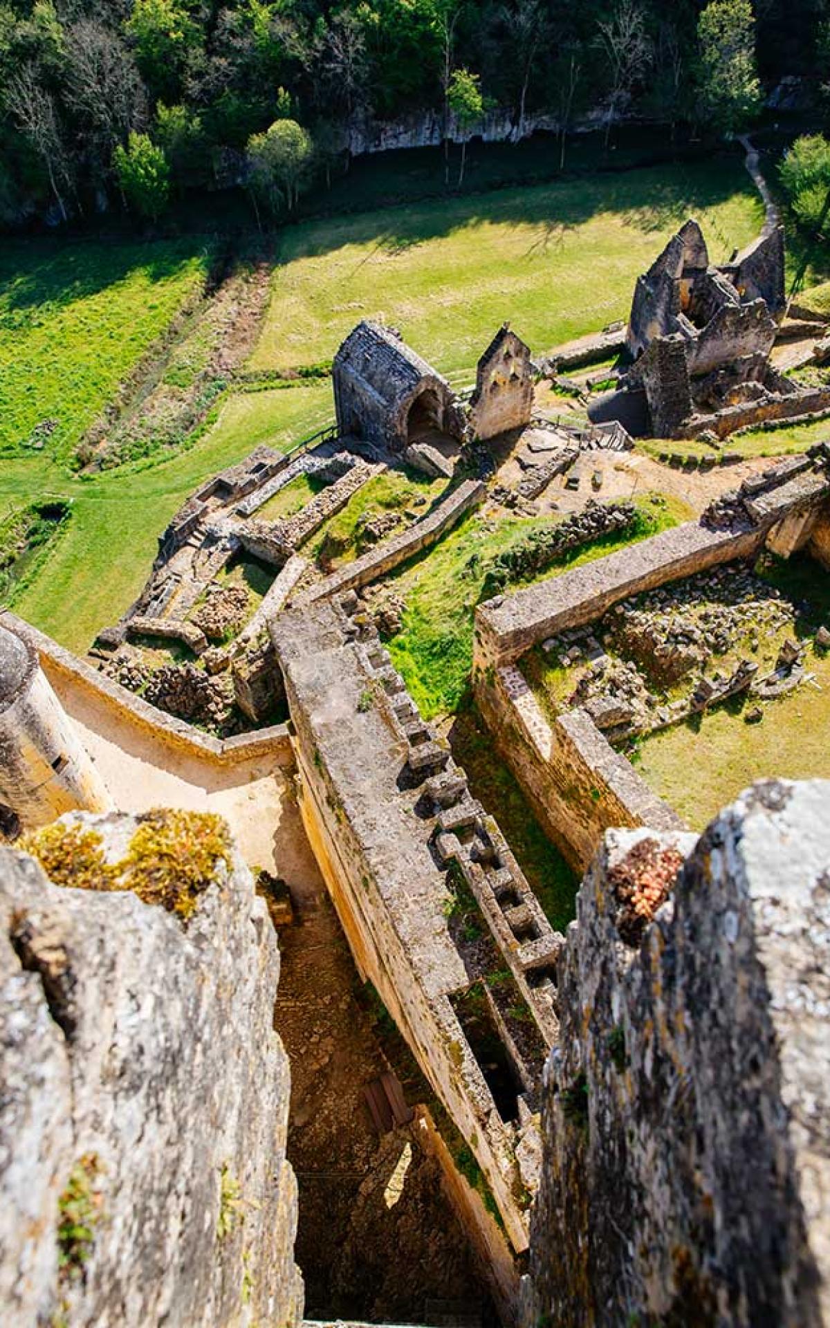 Une journée inoubliable au château de Commarque | Dordogne Périgord ...