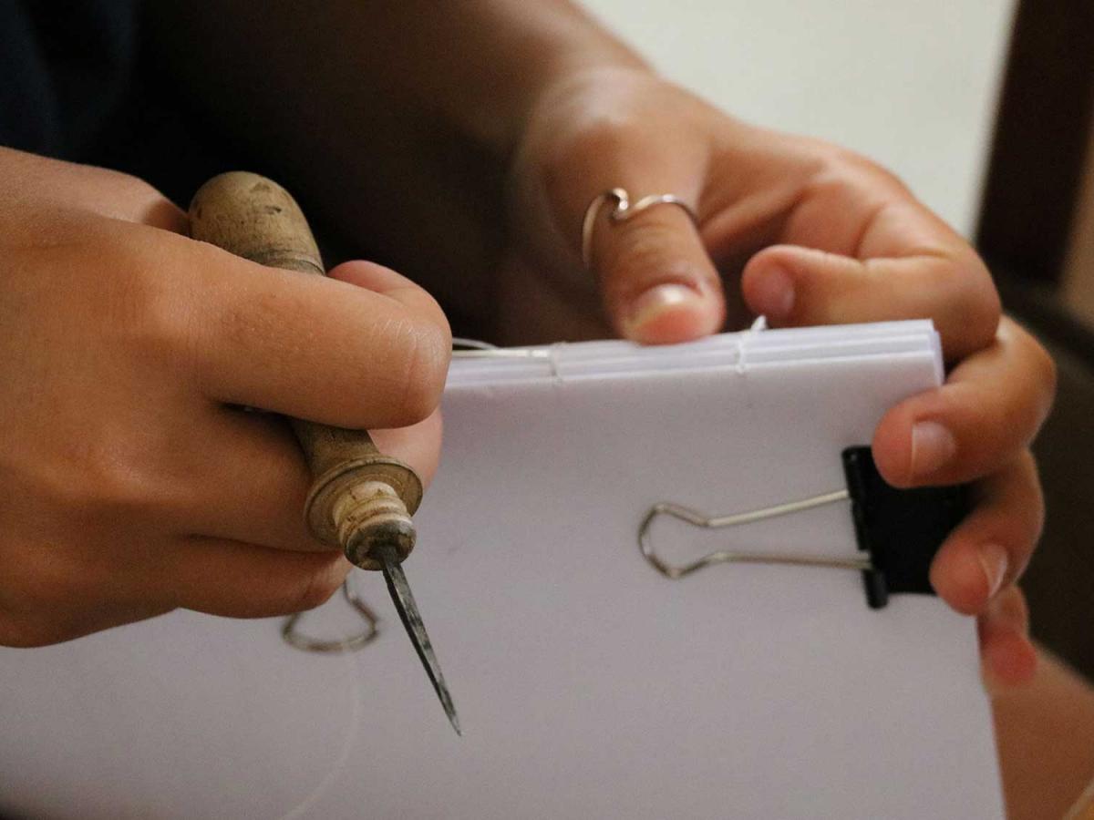 Laura Leeson, Papeterie des Arceaux | Dordogne Périgord Tourisme