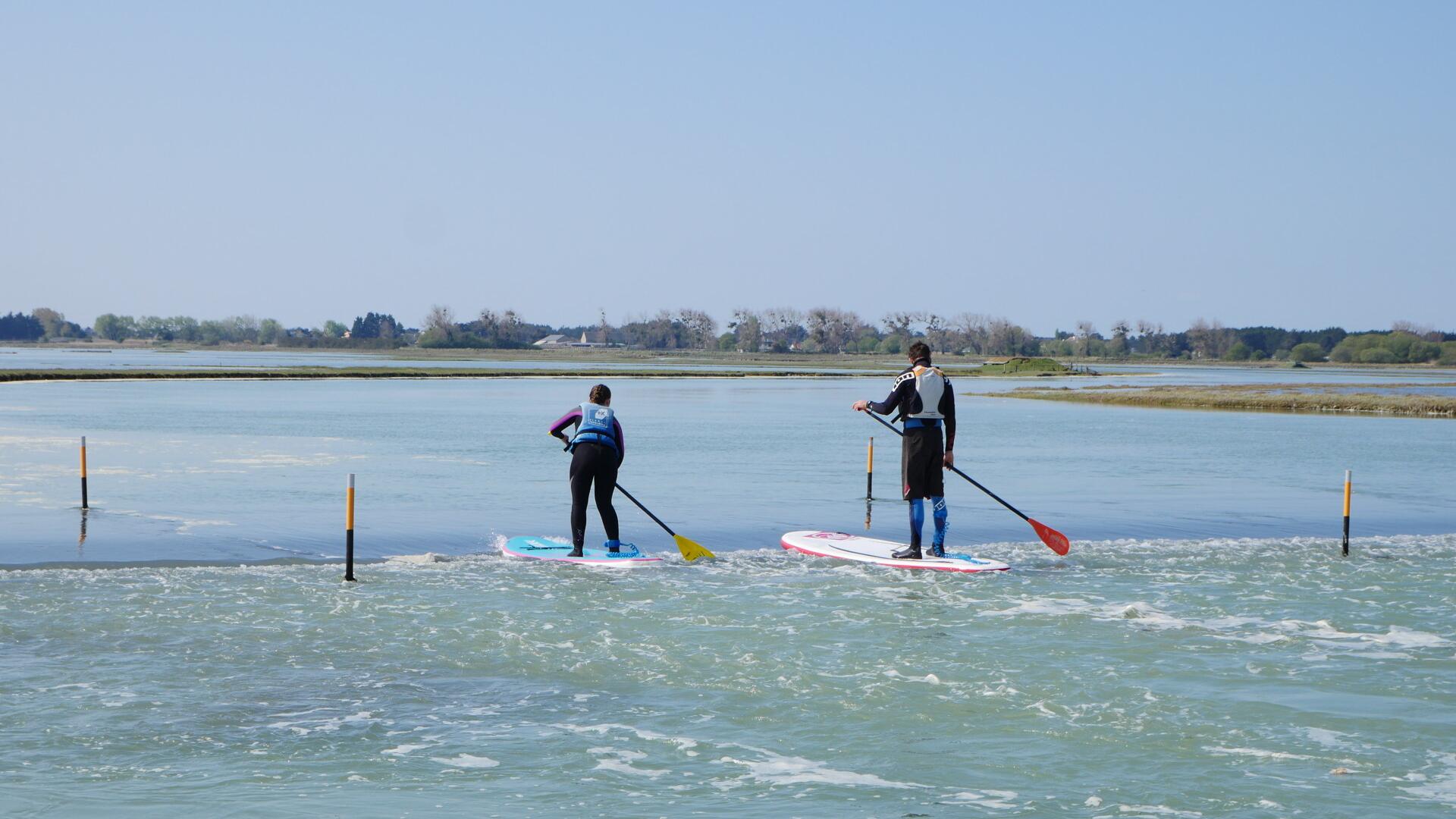 Ride a standup paddle in the heart of Havre de la Vanlée to the rhythm ...