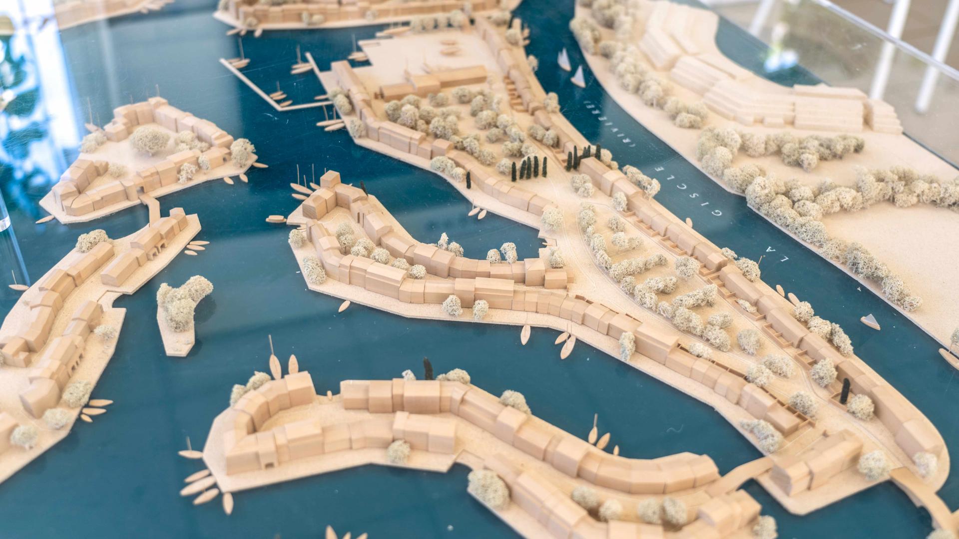 Port Grimaud details | Charm of Provence & French Riviera