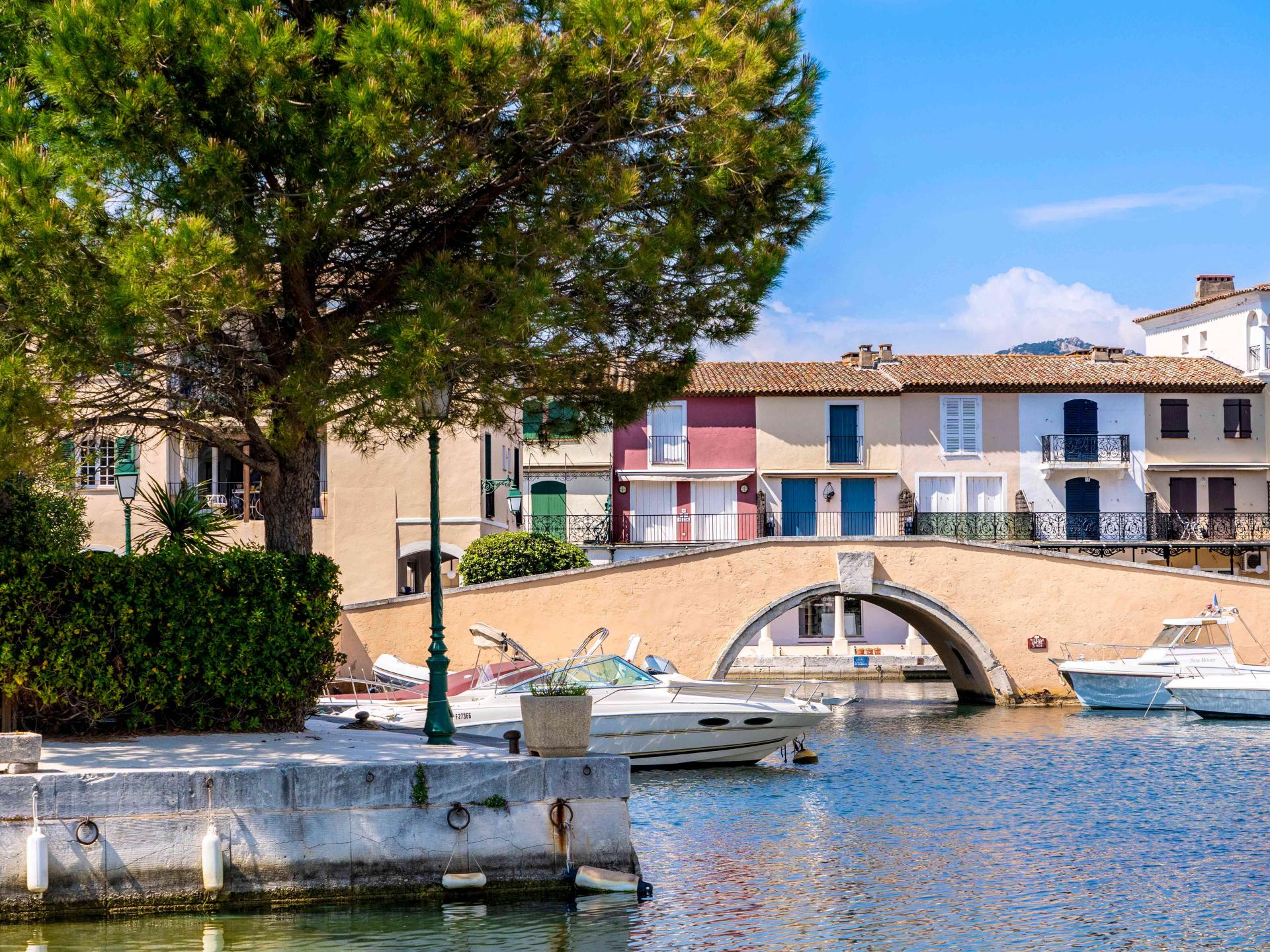 Les vues de Port Grimaud | Grimaud Tourisme – Le charme de la Provence ...