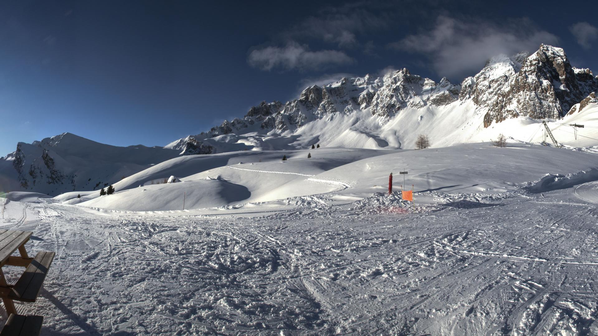 Ceillac village station du Queyras ski et tour du Queyras GR58 ...