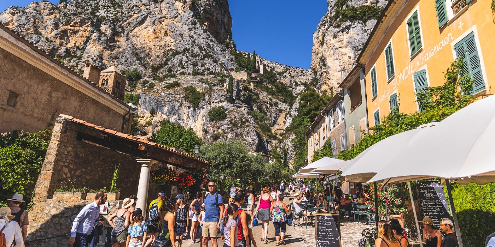 Moustiers-Sainte-Marie | Turismo 04 Alpi dell’Alta Provenza | Intense ...