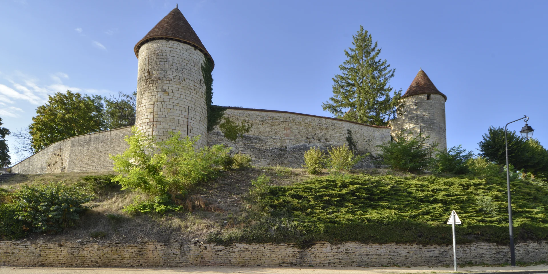 Town of Dun-sur-Auron | The route Jacques-Coeur
